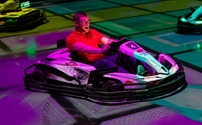 Square Games | Pilotez votre karting électrique avec BattleKart